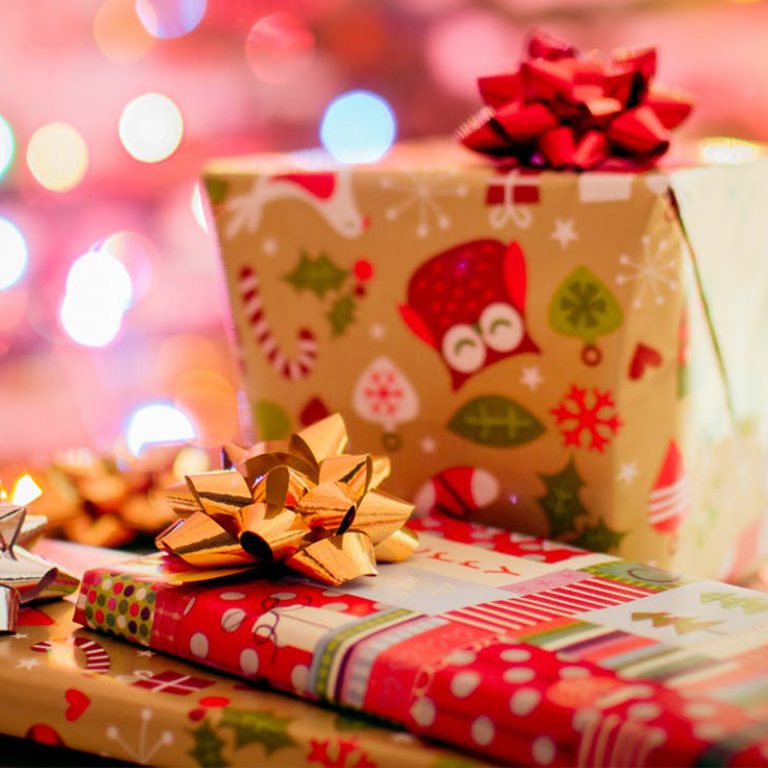 How to Be a Better Gift Giver in 5 Easy Steps (Without Breaking the Bank)